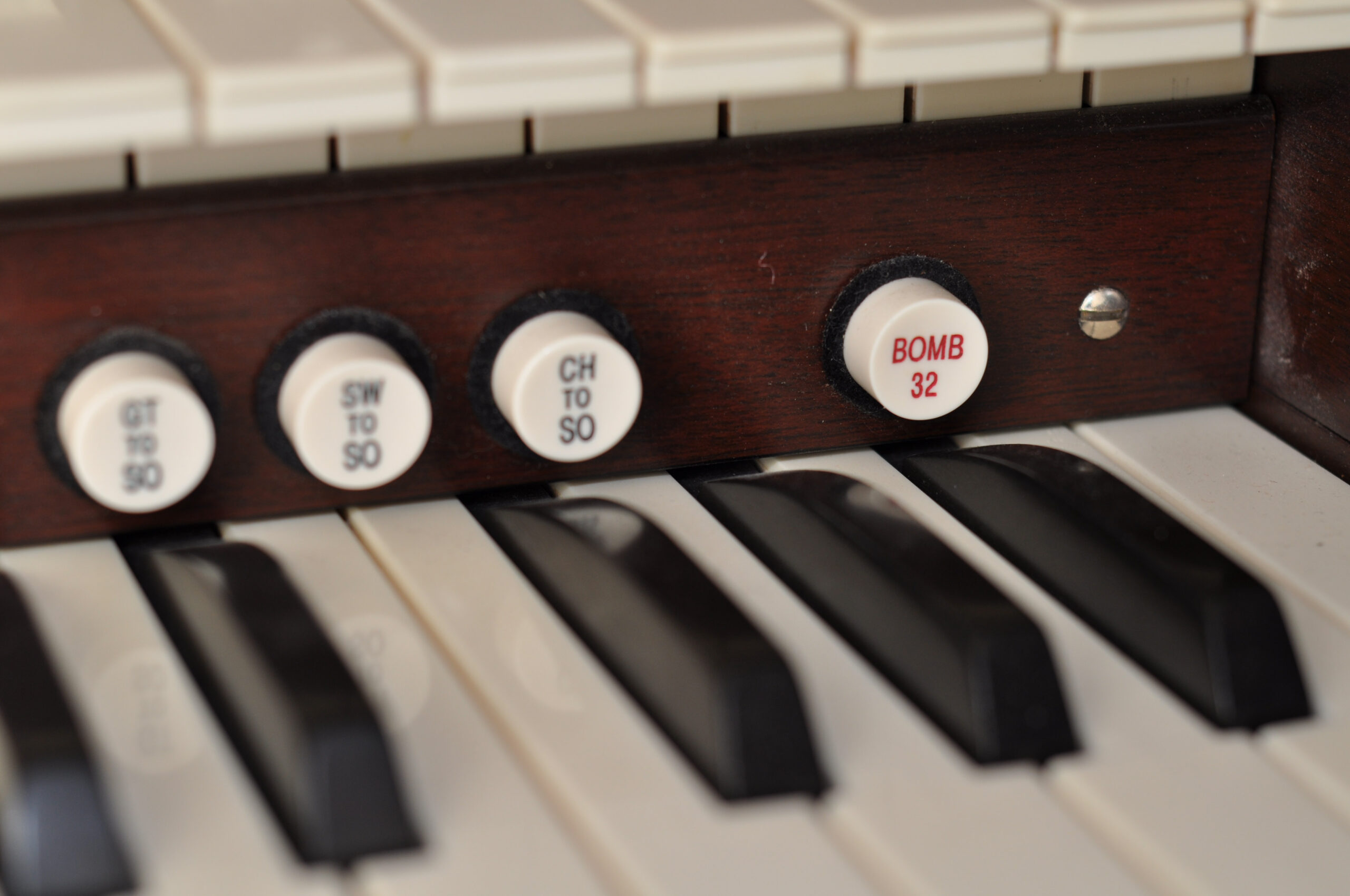 The Chancel Organ - Larchmont Avenue Church